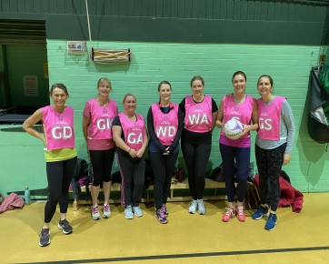Nottingham Monday Netball League at Chilwell Olympia Leisure Centre ...